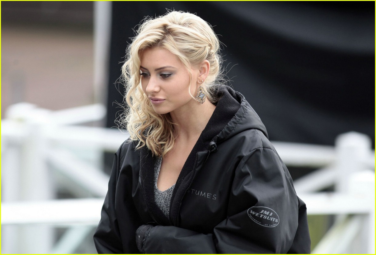 Ashley Tisdale: Fire on 'Hellcats' Set! | Photo 400182 - Photo Gallery | Just Jared Jr.