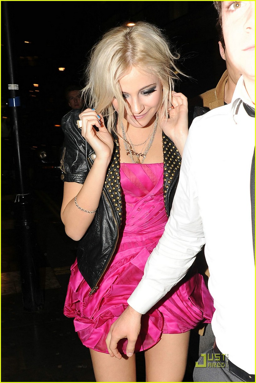 Pixie Lott & Oliver Cheshire: Movida Birthday Celebration! | Photo ...