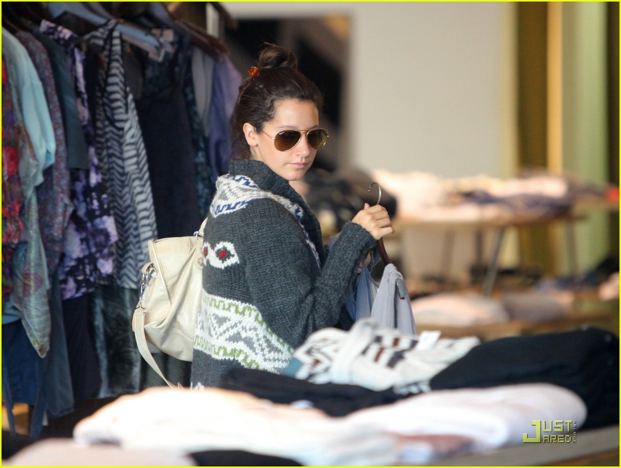 Ashley Tisdale Beverly Hills Hottie Photo 401560 Photo Gallery