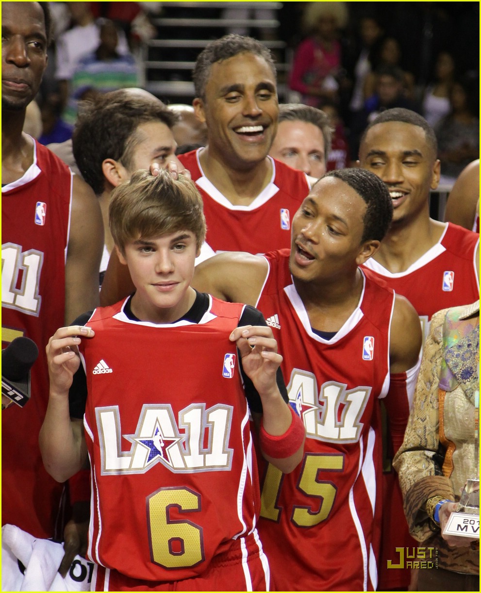 Full Sized Photo of justin bieber allstar game 10 | Justin Bieber: NBA ...