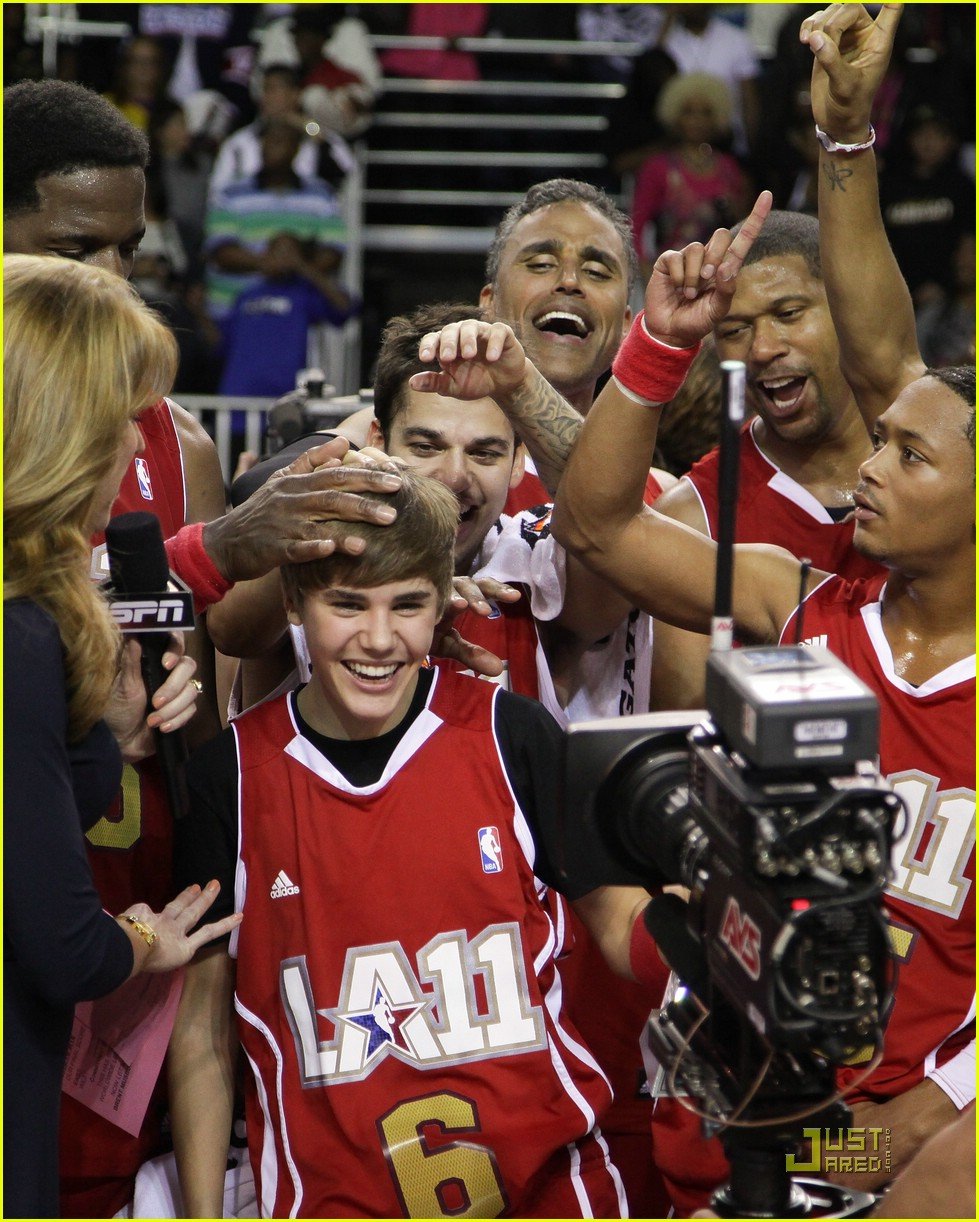 Full Sized Photo of justin bieber allstar game 13 | Justin Bieber: NBA ...