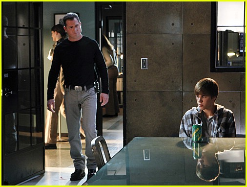 Full Sized Photo of justin bieber csi targets 07 | Justin Bieber: New ...