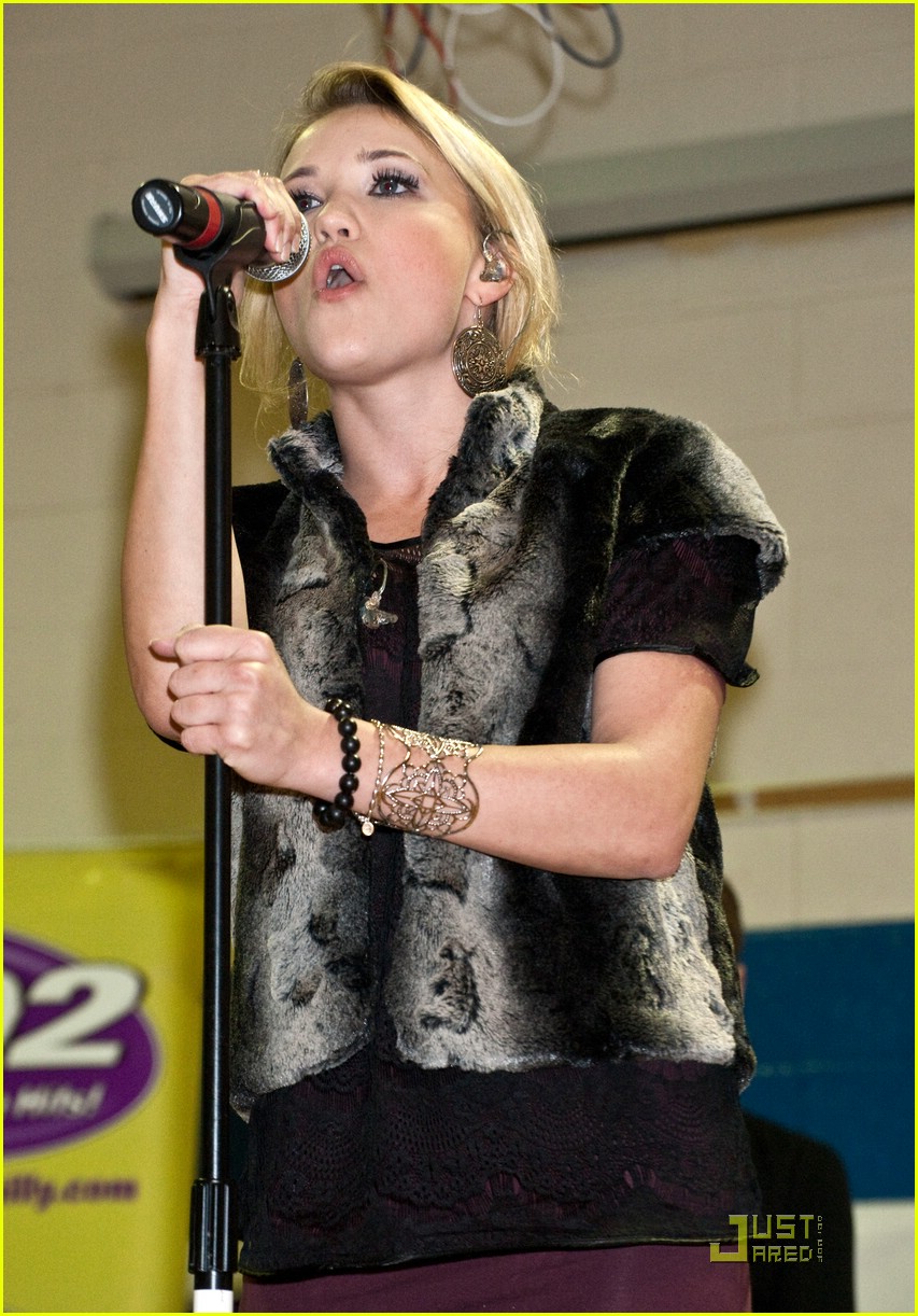 Emily Osment: Q102 Concert Cutie | Photo 403111 - Photo Gallery | Just ...