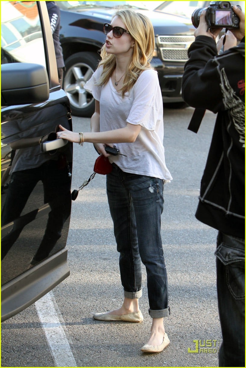 Emma Roberts Gets Organized | Photo 402553 - Photo Gallery | Just Jared Jr.