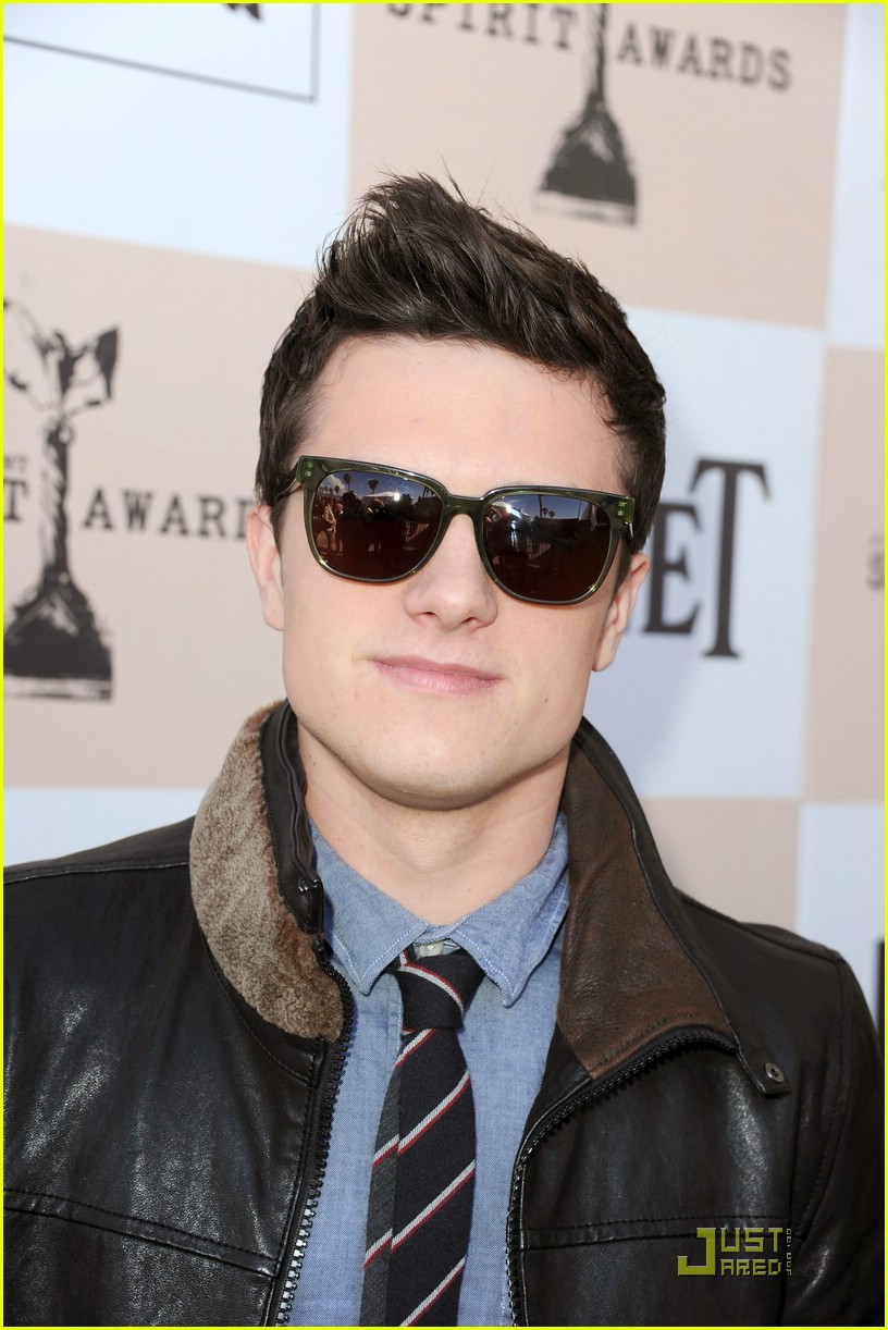 Josh Hutcherson: Spirit Awards Stud | Photo 406774 - Photo Gallery ...