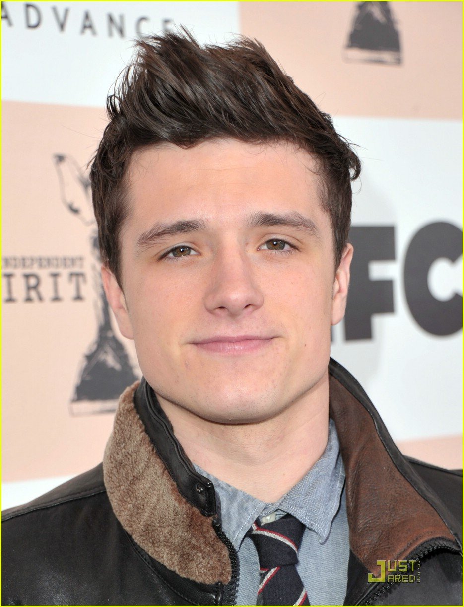 Josh Hutcherson: Spirit Awards Stud | Photo 406778 - Photo Gallery ...