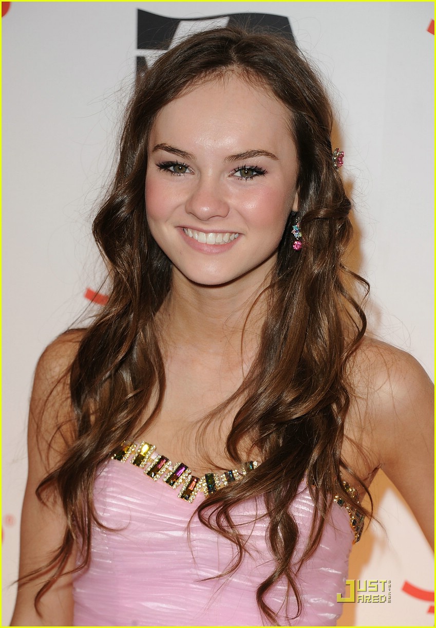 Madeline Carroll 'Bonded Immediately' with Callan McAuliffe | Photo ...