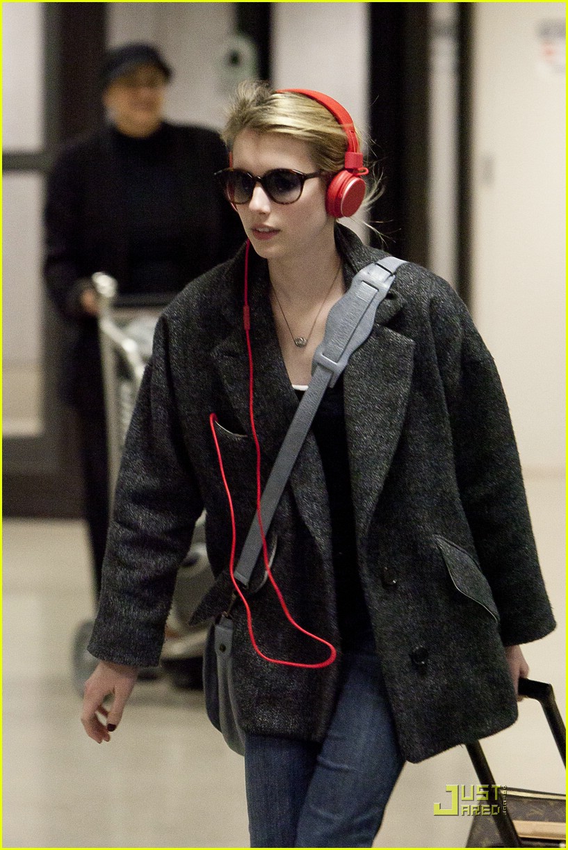 Emma Roberts: Red Hot Headphones! | Photo 406125 - Photo Gallery | Just ...
