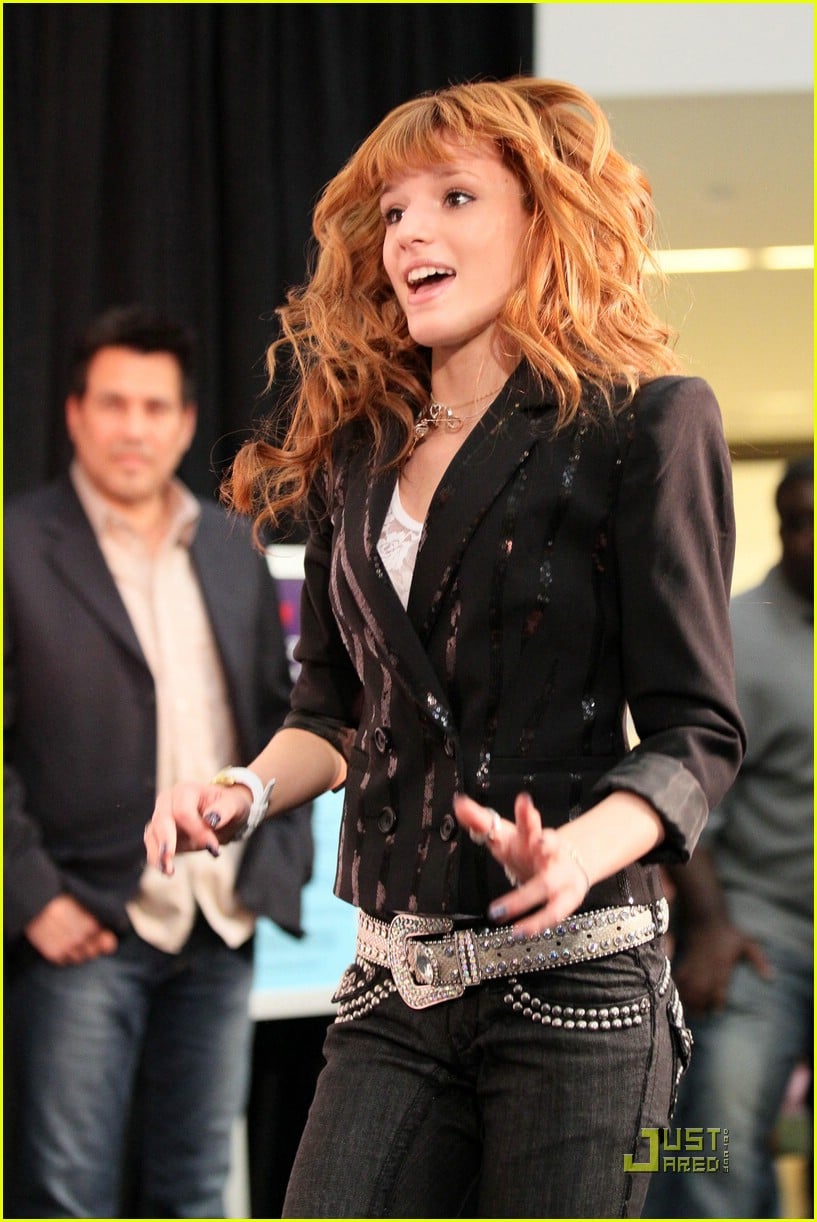 Zendaya & Bella Thorne 'Shake Up' Millions of Milkshakes | Photo 407116 ...