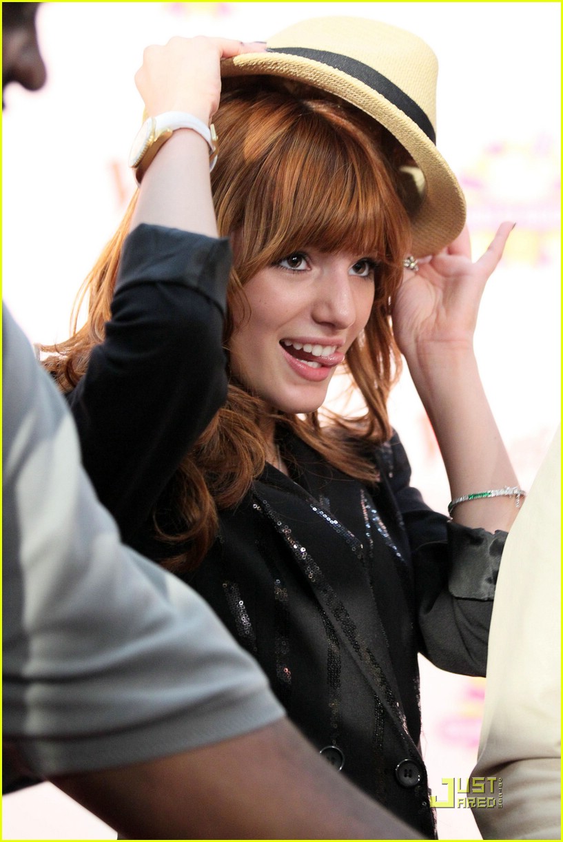 Zendaya & Bella Thorne 'Shake Up' Millions of Milkshakes | Photo 407117 ...