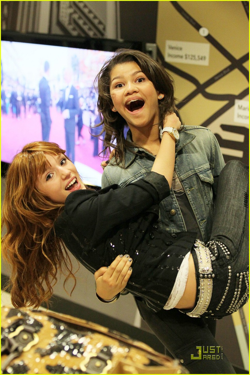 Zendaya & Bella Thorne 'Shake Up' Millions of Milkshakes | Photo 407126 ...