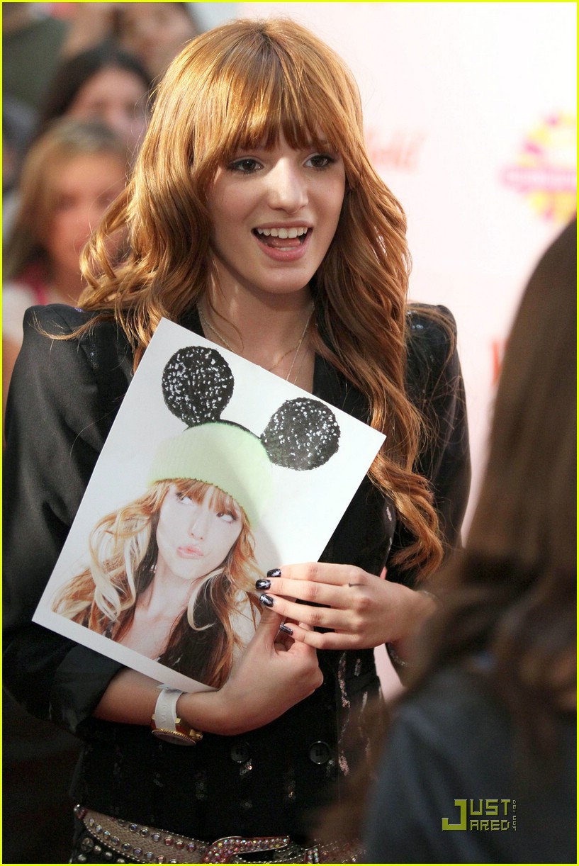 Zendaya & Bella Thorne 'Shake Up' Millions of Milkshakes | Photo 407153 ...