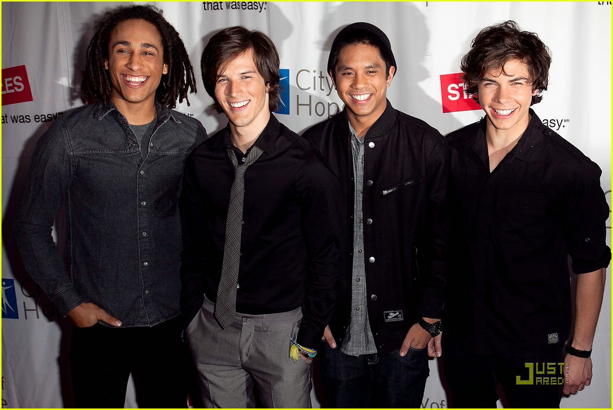 AllStar Weekend: 'Hold It Against Me' Cover at Concert For Hope ...