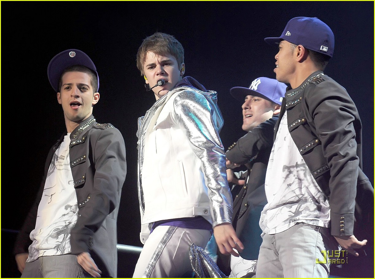 Justin Bieber: Roshon Fegan Wants You on Shake It Up! | Photo 408493 ...