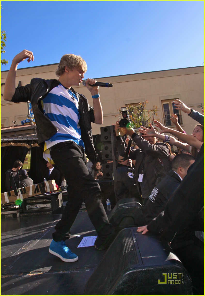 Full Sized Photo of cody simpson grove all day 04 | Cody Simpson - "All ...