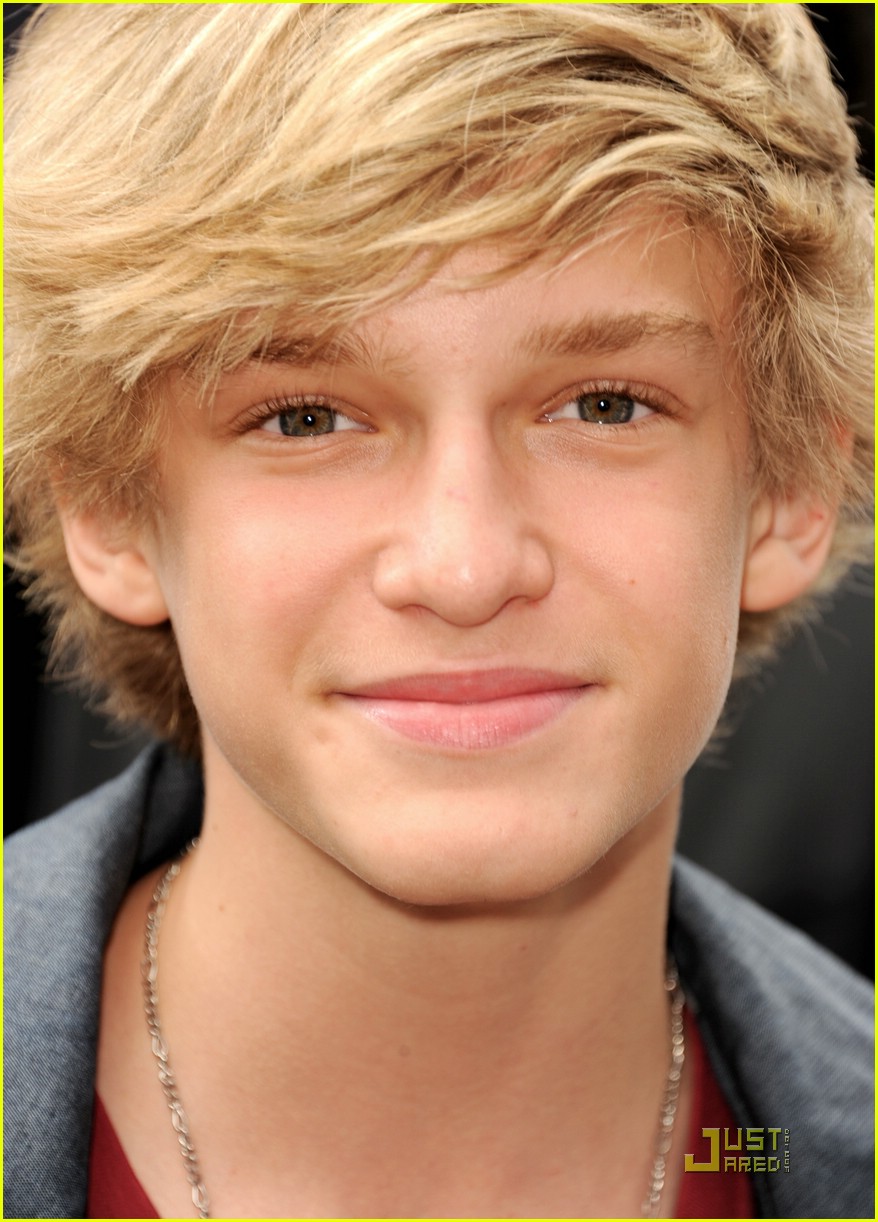 Cody Simpson Hippity 'Hop's To Universal City | Photo 410797 - Photo ...