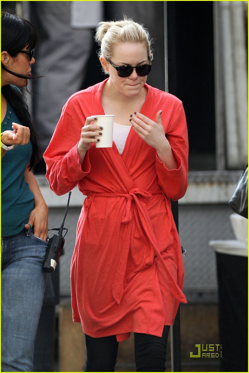 Emma Stone: Red Hot Robe on 'The Help' Set | Photo 409003 - Photo ...