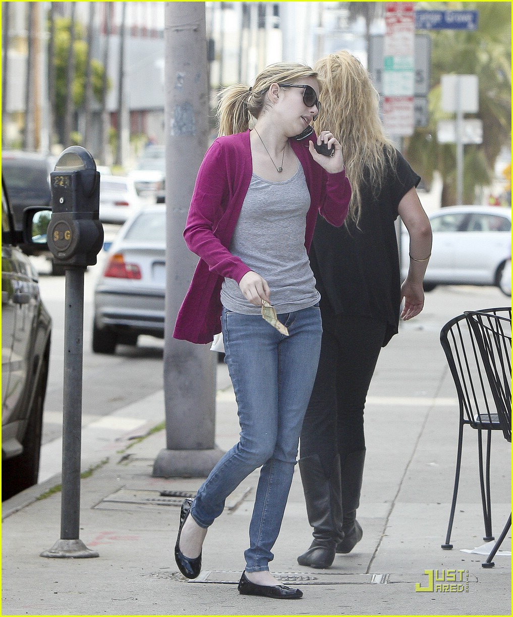 Emma Roberts: I Always Wash My Face | Photo 409111 - Photo Gallery ...