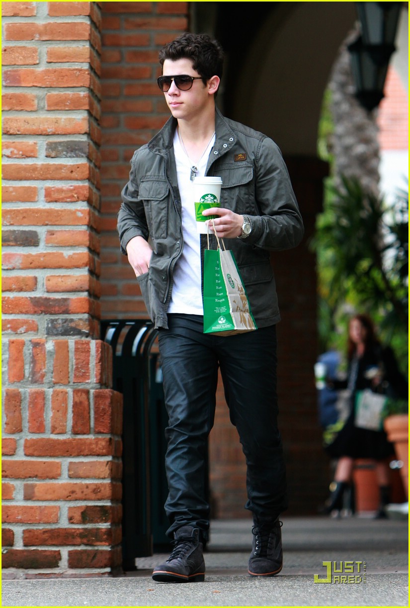 Nick & Joe Jonas: Out & About in Los Angeles | Photo 410154 - Photo ...