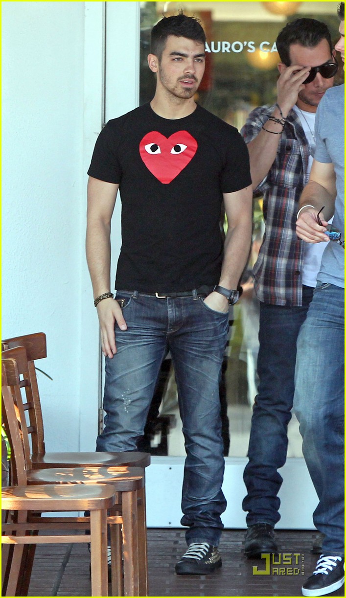 Joe Jonas: 'Eye' See You! | Photo 410033 - Photo Gallery | Just Jared Jr.