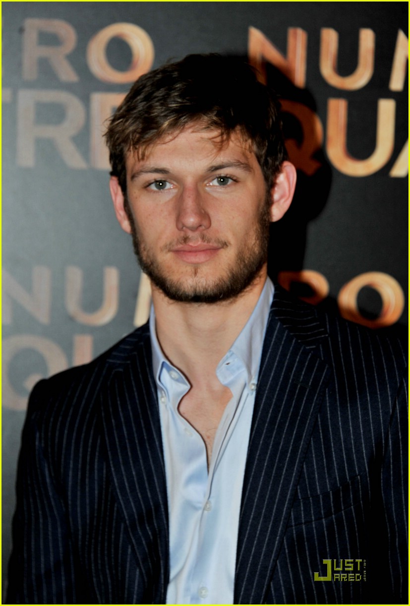 Full Sized Photo of alex pettyfer paris ian4 04 | Alex Pettyfer: Number ...