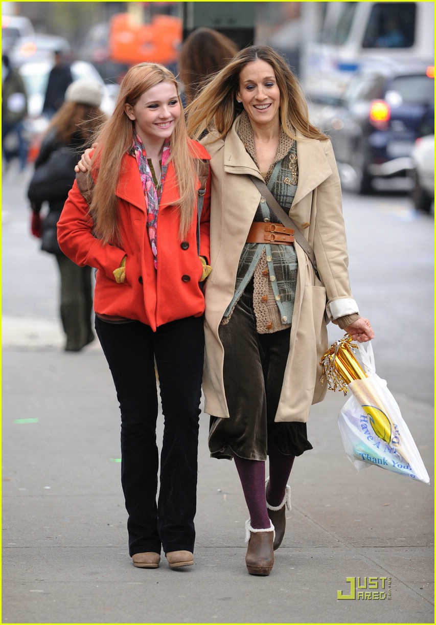 Abigail Breslin & Jake T. Austin: New Year's Eve in NYC! | Photo 412172 ...