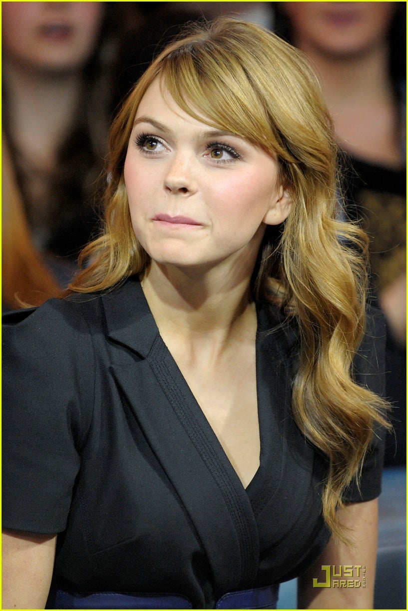 Aimee Teegarden Brings 'Prom' to MuchMusic | Photo 414822 - Photo ...