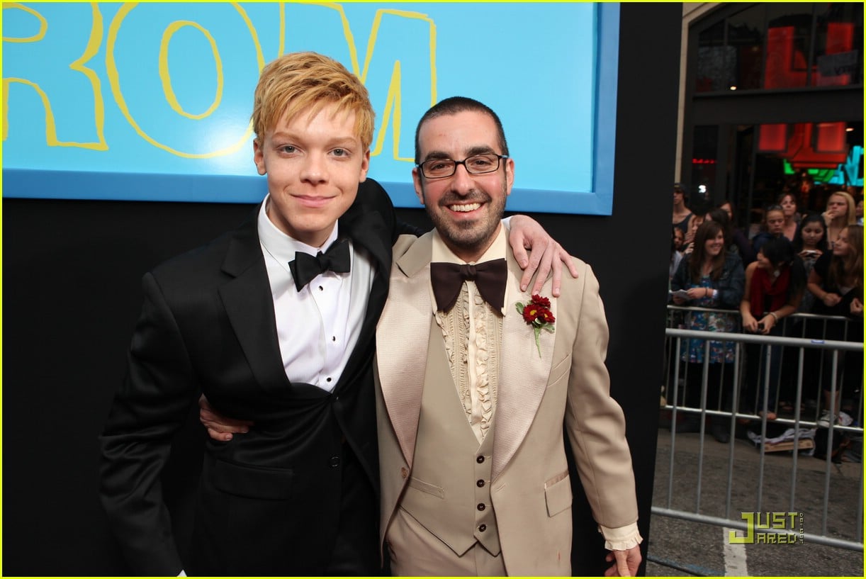 Cameron Monaghan: Corey Goes To Prom! | Photo 414320 - Photo Gallery ...