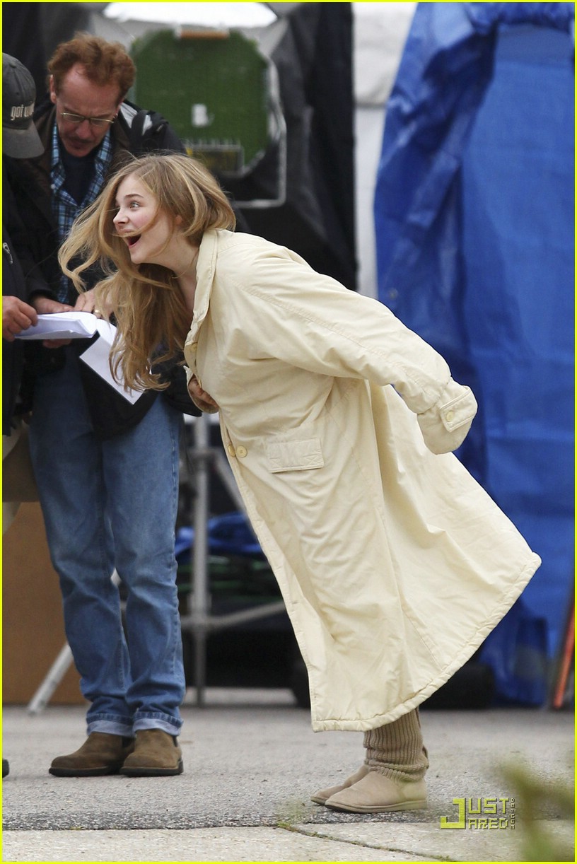 Chloe Moretz 'Whips Her Hair' on 'Hick' Set | Photo 412014 - Photo ...