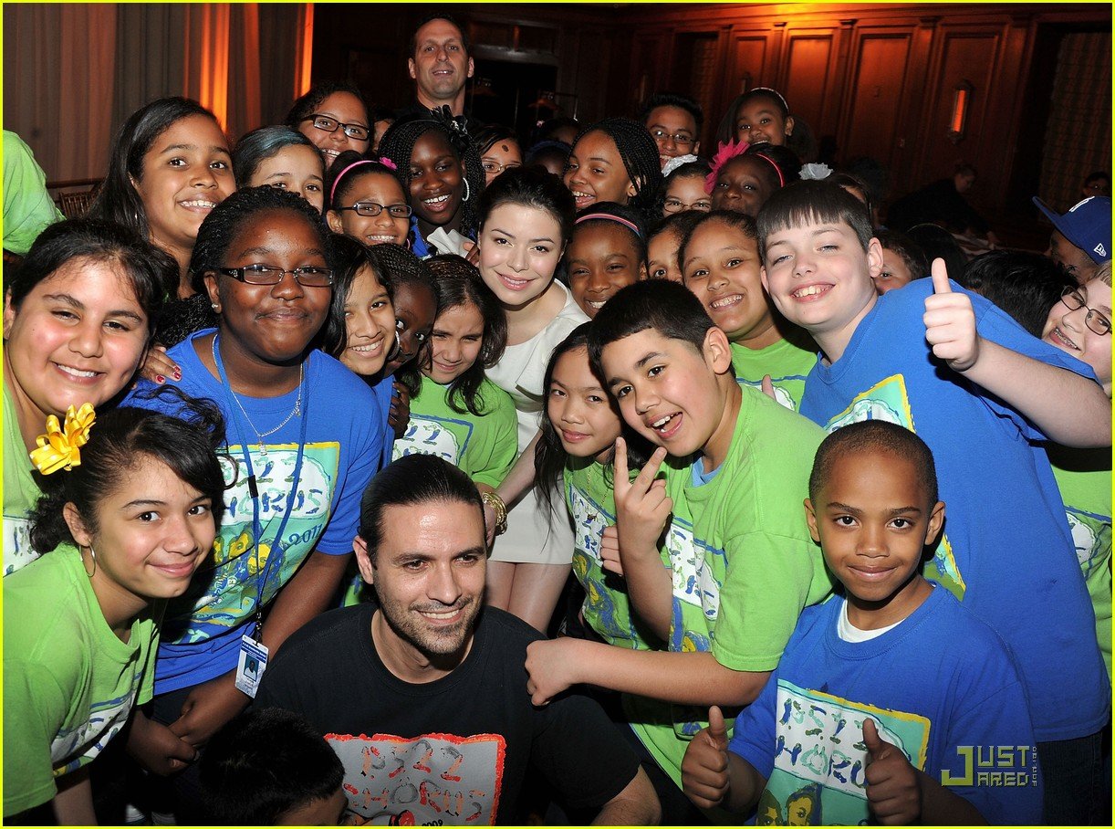 Miranda Cosgrove Has 'Common Sense' | Photo 415180 - Photo Gallery ...