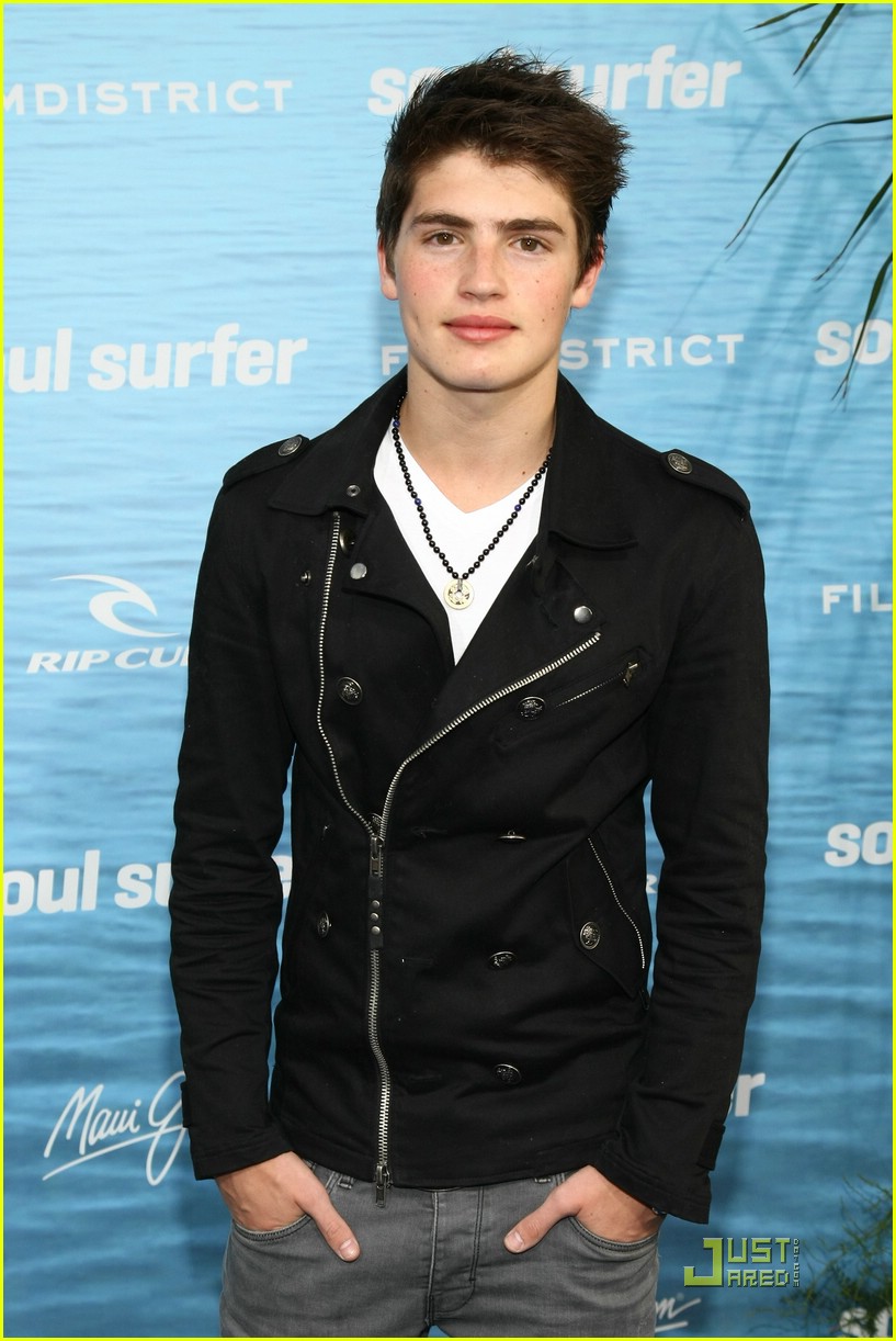 Gregg Sulkin: 'Soul Surfer' Premiere! | Photo 411260 - Photo Gallery ...