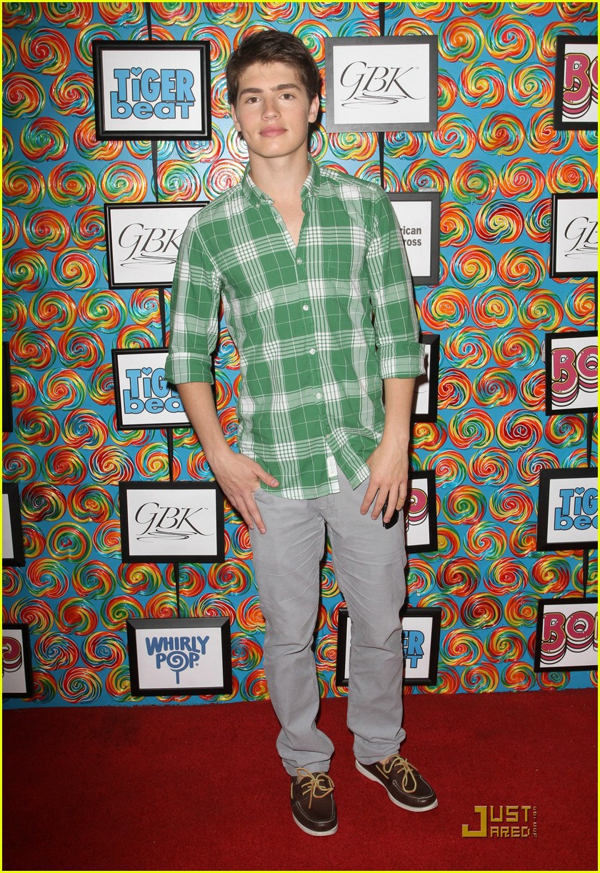 Jennifer Stone: KCAs 2011 with Maria Canals-Barrera! | Photo 411550 ...