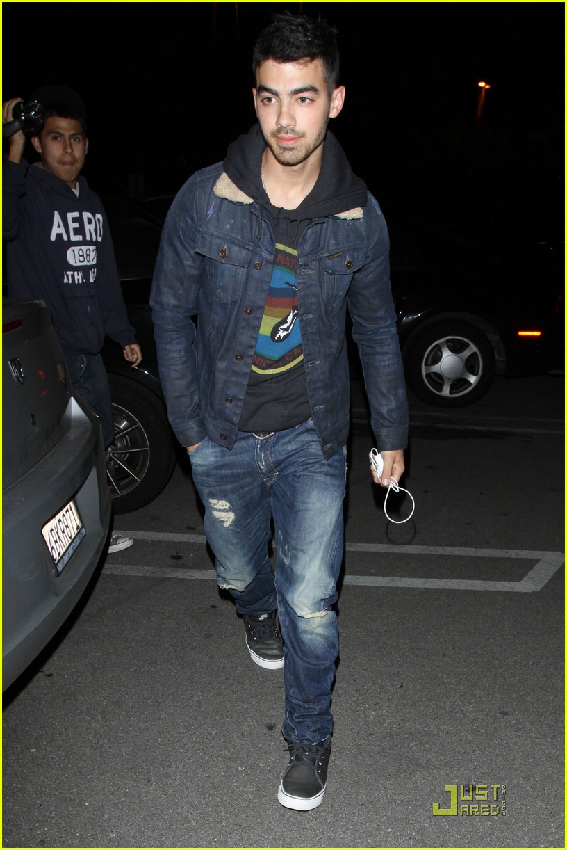 Nick & Joe Jonas: Pinz Pals | Photo 411845 - Photo Gallery | Just Jared Jr.