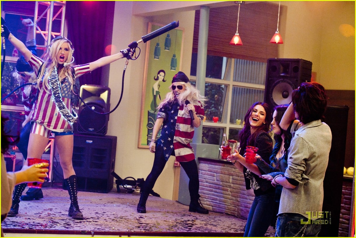 Ke$ha Guest Stars on Victorious! | Photo 413666 - Photo Gallery | Just ...