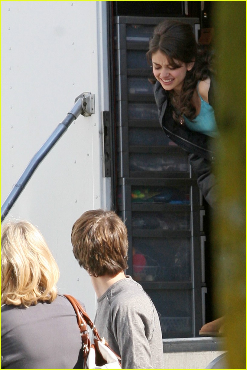 Full Sized Photo of sarah hyland hug matt prokop 07 | Sarah Hyland ...