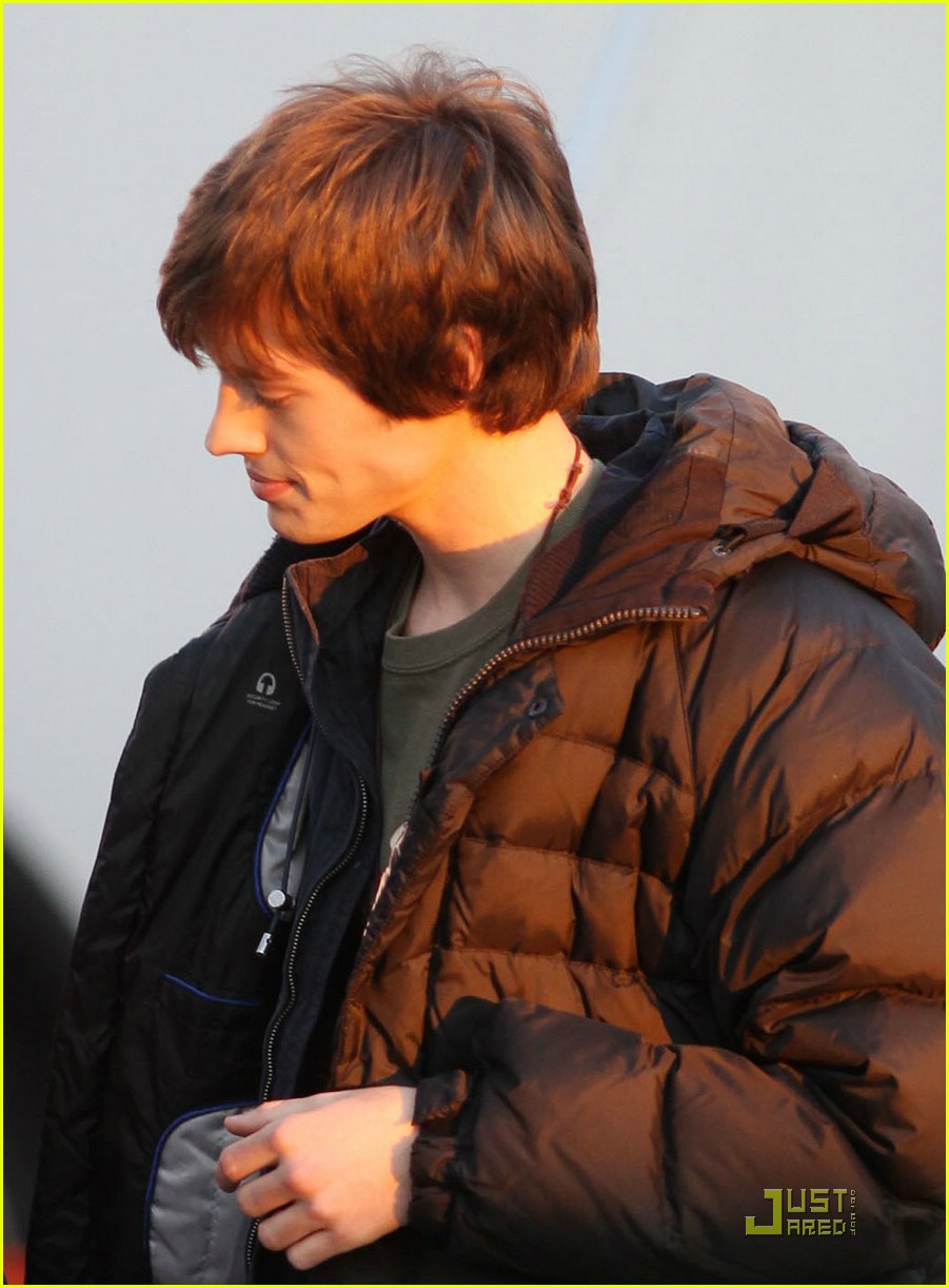 Sarah Hyland & Matt Prokop: 'Geek Charming' Set Kisses | Photo 413449 ...