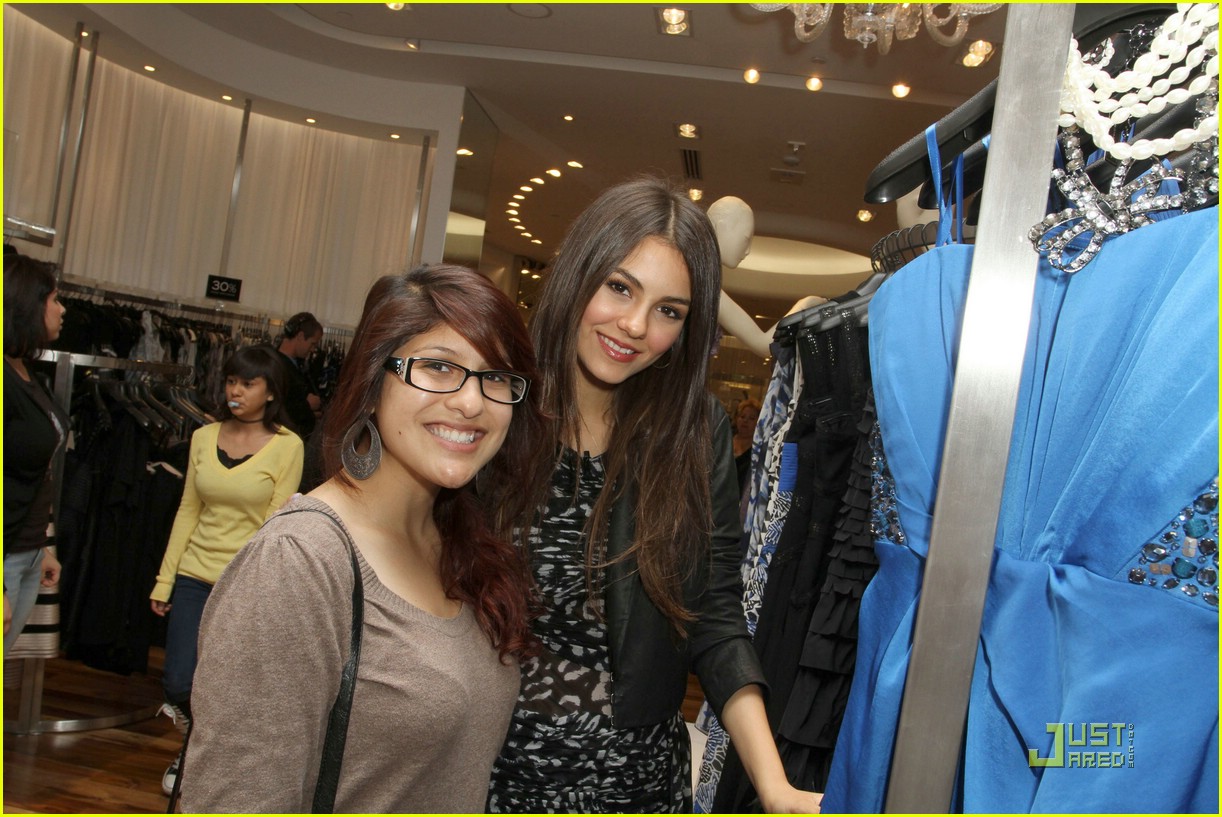 Full Sized Photo of victoria justice bcbg prom 32 | Victoria Justice ...