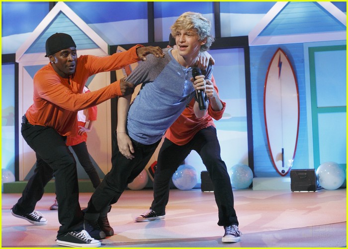 Cody Simpson on 'So Random' -- FIRST LOOK! | Photo 418478 - Photo ...