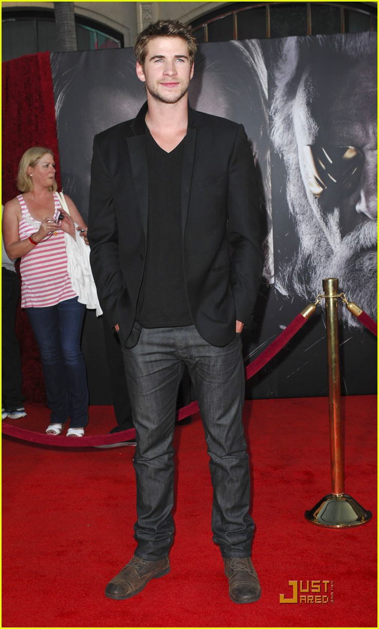 Liam Hemsworth: 'Thor' Premiere with Brother Chris! | Photo 415521 ...