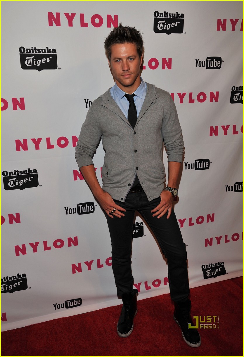 Ross Thomas: Nylon Party Arrival! | Photo 416027 - Photo Gallery | Just ...