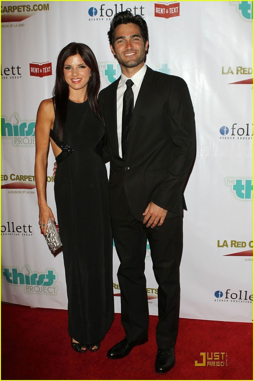 Crystal Reed & Tyler Posey Get Thirsty | Photo 424094 - Photo Gallery ...