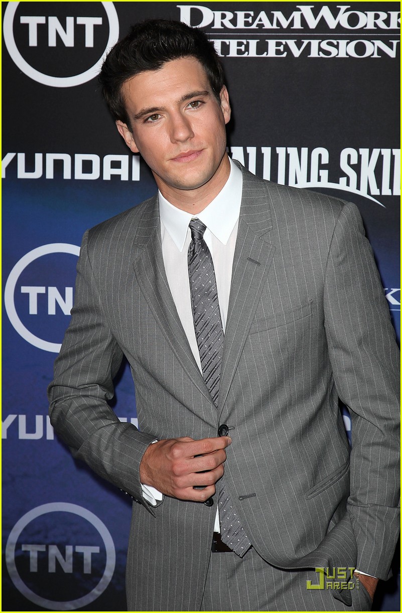 Drew Roy: 'Falling Skies' Premiere! | Photo 421975 - Photo Gallery ...
