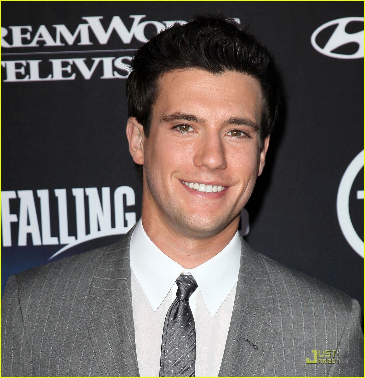 Drew Roy: 'Falling Skies' Premiere! | Photo 421979 - Photo Gallery ...