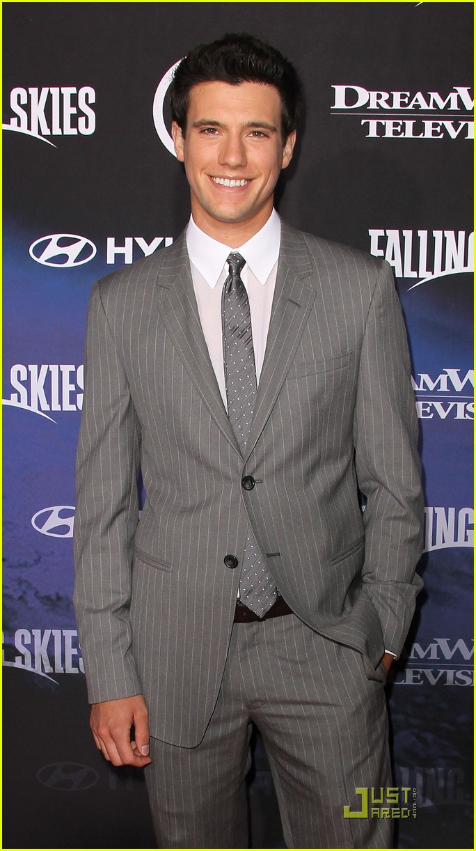 Drew Roy: 'Falling Skies' Premiere! | Photo 421984 - Photo Gallery ...