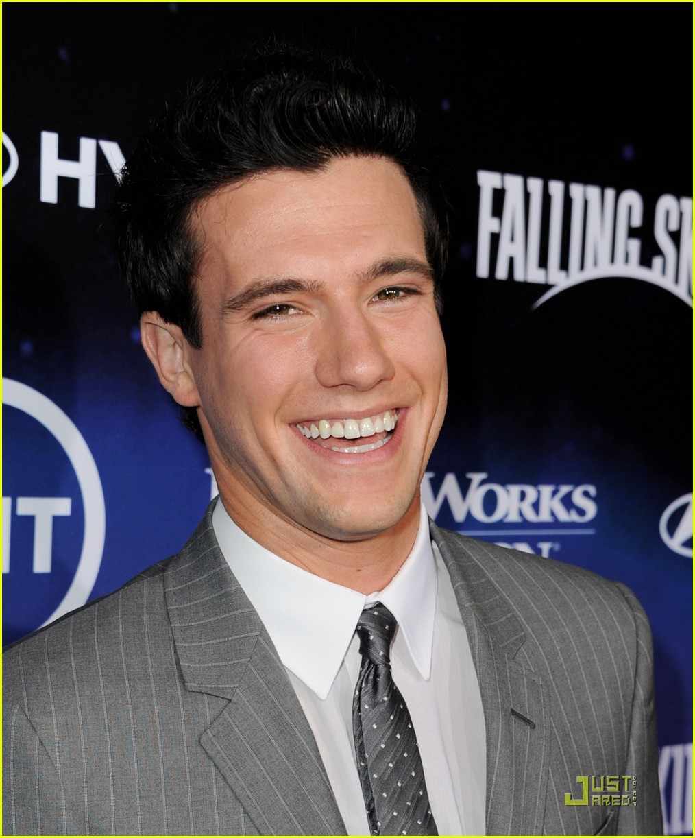 Drew Roy: 'Falling Skies' Premiere! | Photo 421987 - Photo Gallery ...