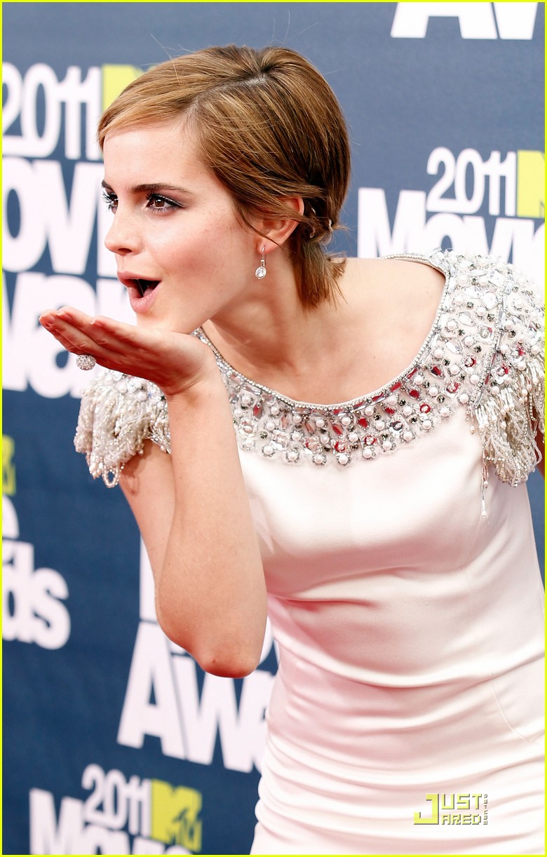 Full Sized Photo of emma watson hp clip 04 | Emma Watson Presents New ...