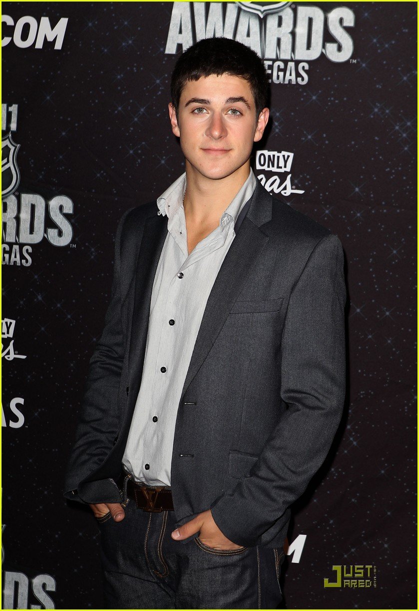 David Henrie: NHL Awards 2011 | Photo 423235 - Photo Gallery | Just ...