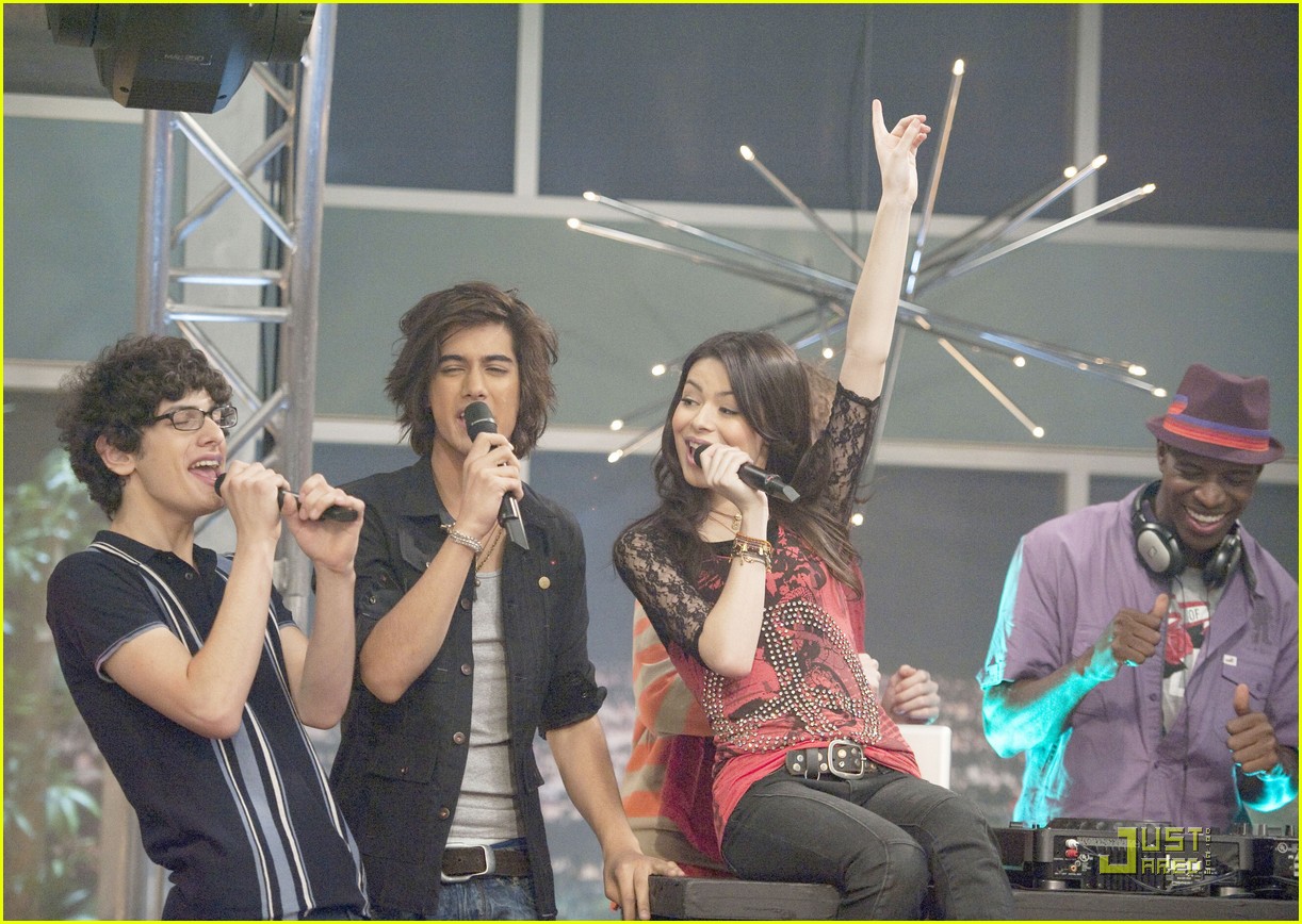 'iParty with Victorious': New Pics & Clips! | Photo 419600 - Photo ...