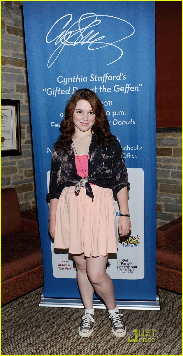 Jennifer Stone Gets Geffen Giggles | Photo 422339 - Photo Gallery ...