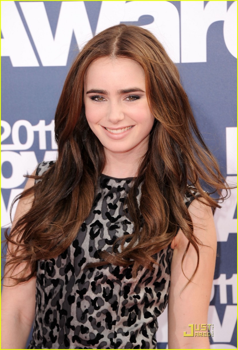 Lily Collins - MTV Movie Awards 2011 | Photo 420226 - Photo Gallery ...